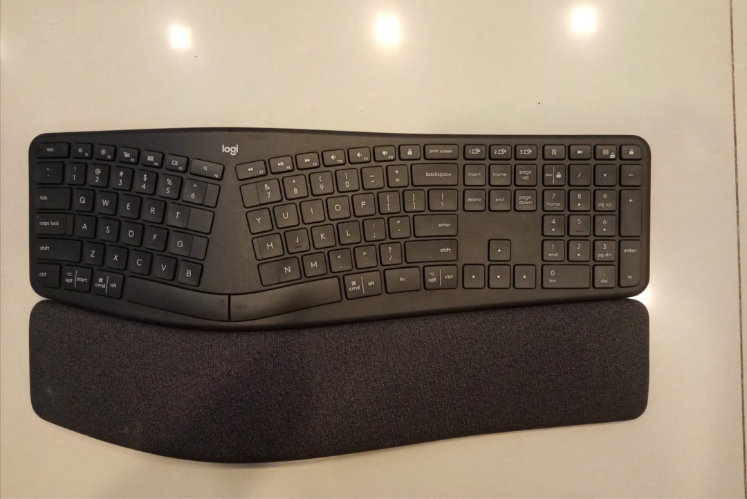 Logitech ERGO K860 Wireless Ergonomic Keyboard with Split Keyboard ...