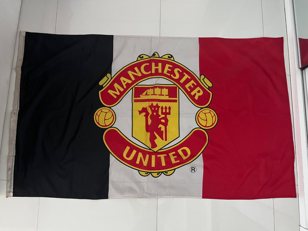 Manchester United Flag, Hobbies & Toys, Memorabilia & Collectibles, Fan ...