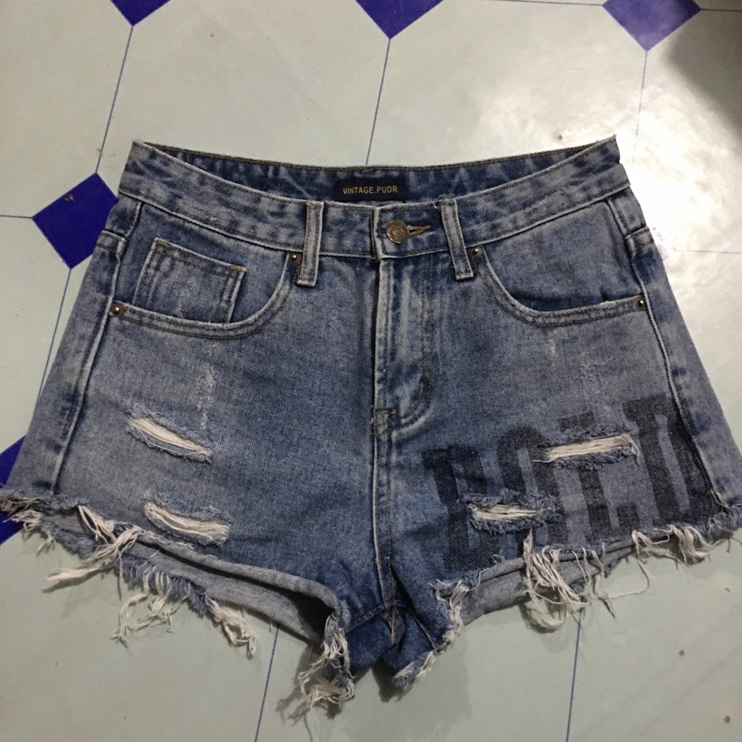 Maong short, Women's Fashion, Bottoms, Shorts on Carousell