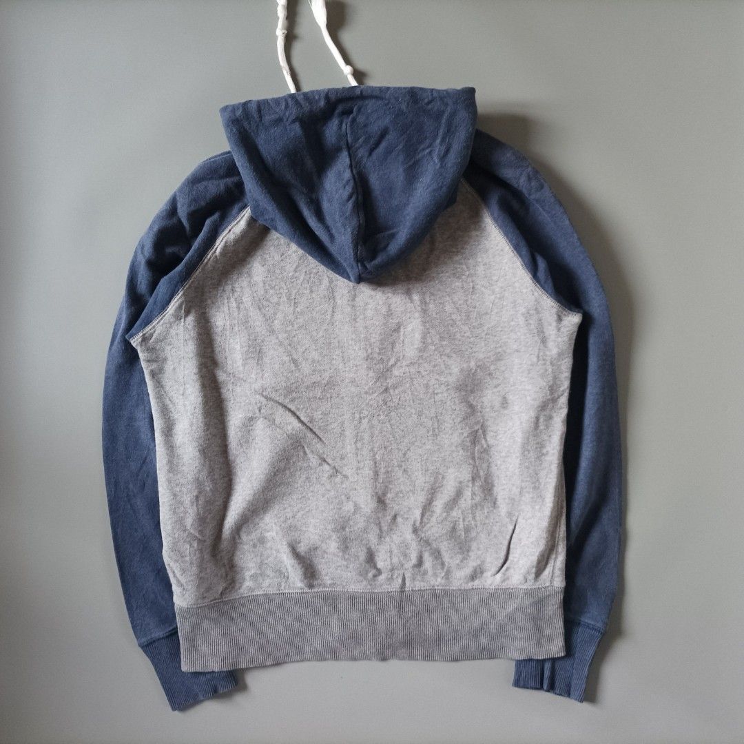 Muji basic zip up hoodie, Fesyen Pria, Pakaian , Baju Luaran di Carousell