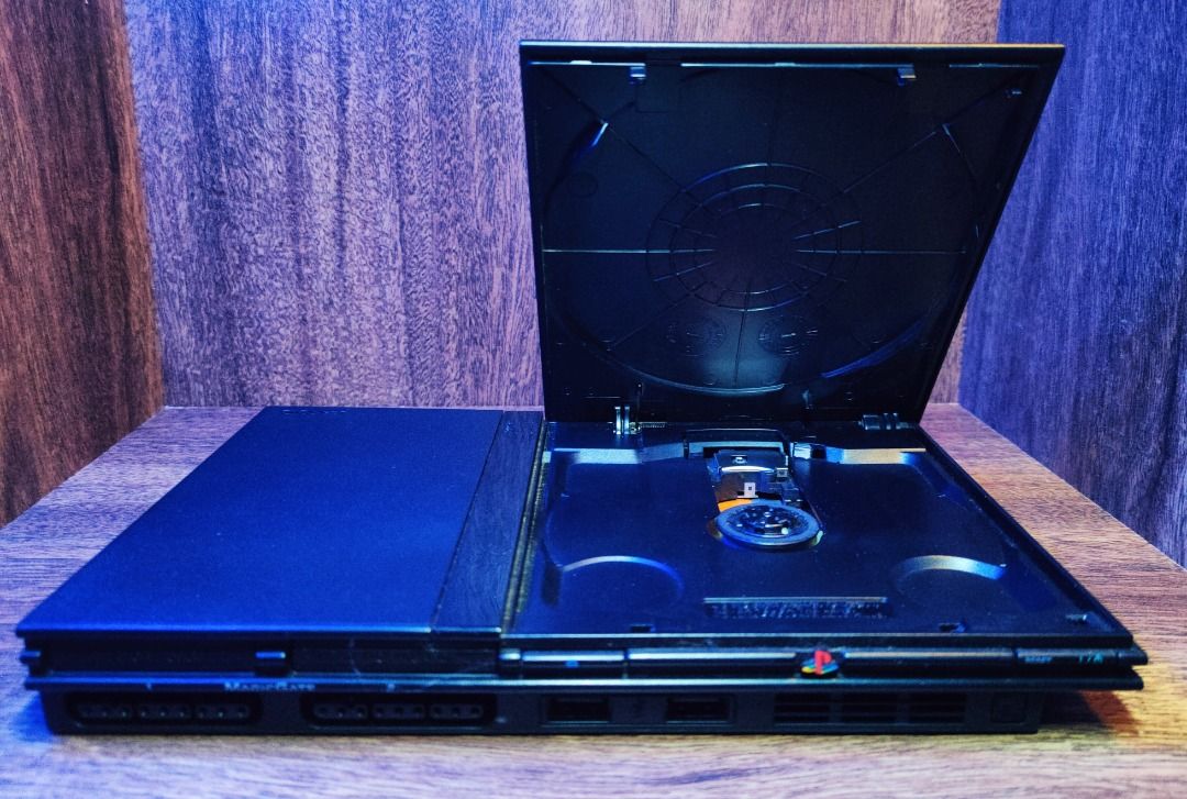 Playstation 2 Slim (PS2) SCPH-77004, Video Gaming, Video Game Consoles ...