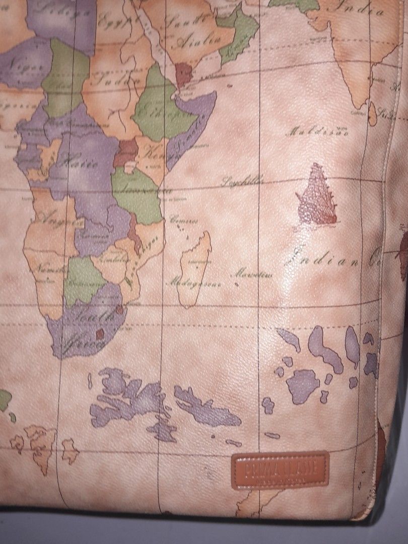 Prima classe map bag on Carousell