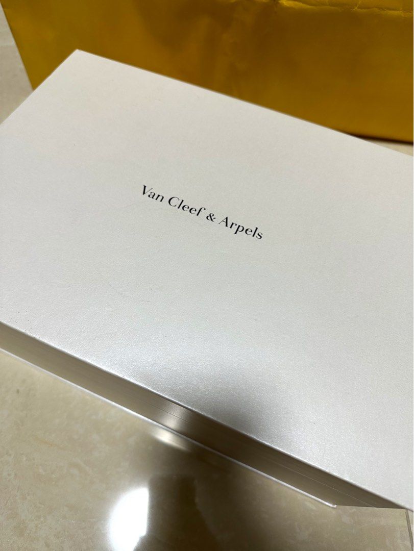 RARE VCA LED Light Box for VVIP Autumn Festival Mooncake Van Cleef ...