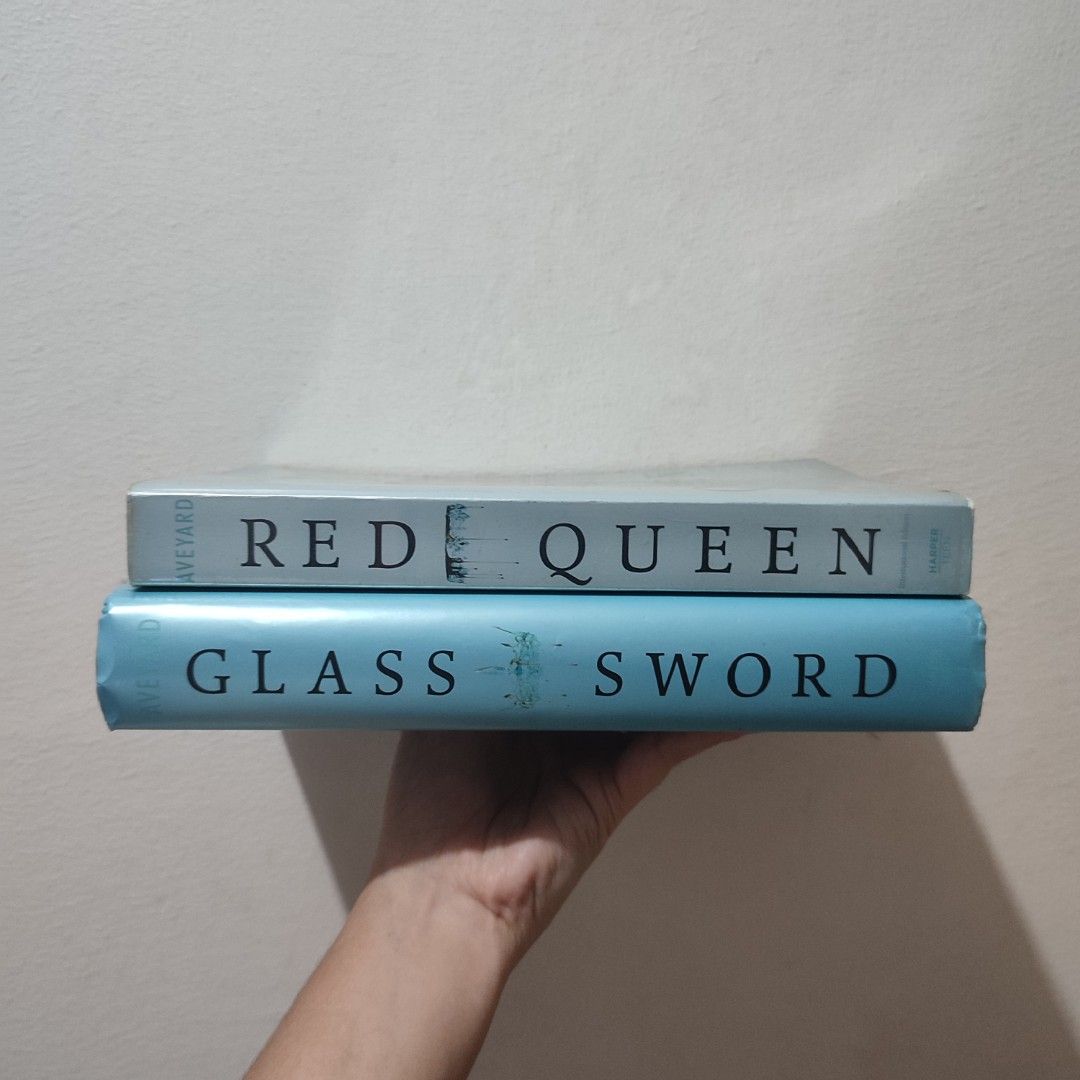 Red Queen / Glass Sword Book Bundle, Hobbies & Toys, Books & Magazines ...