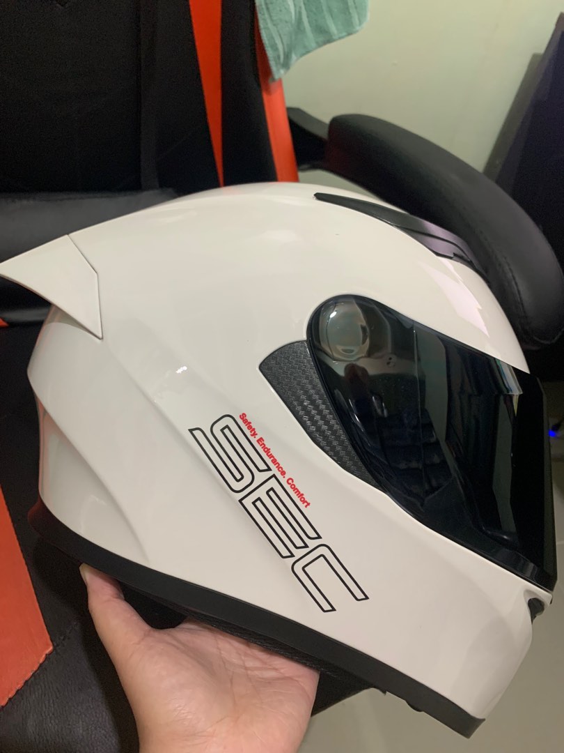 SEC full-faced helmet on Carousell