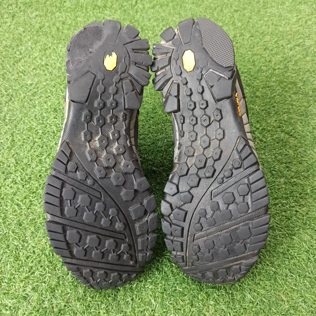 Sepatu Hiking Ellesse Vibram, Fesyen Wanita, Sepatu di Carousell