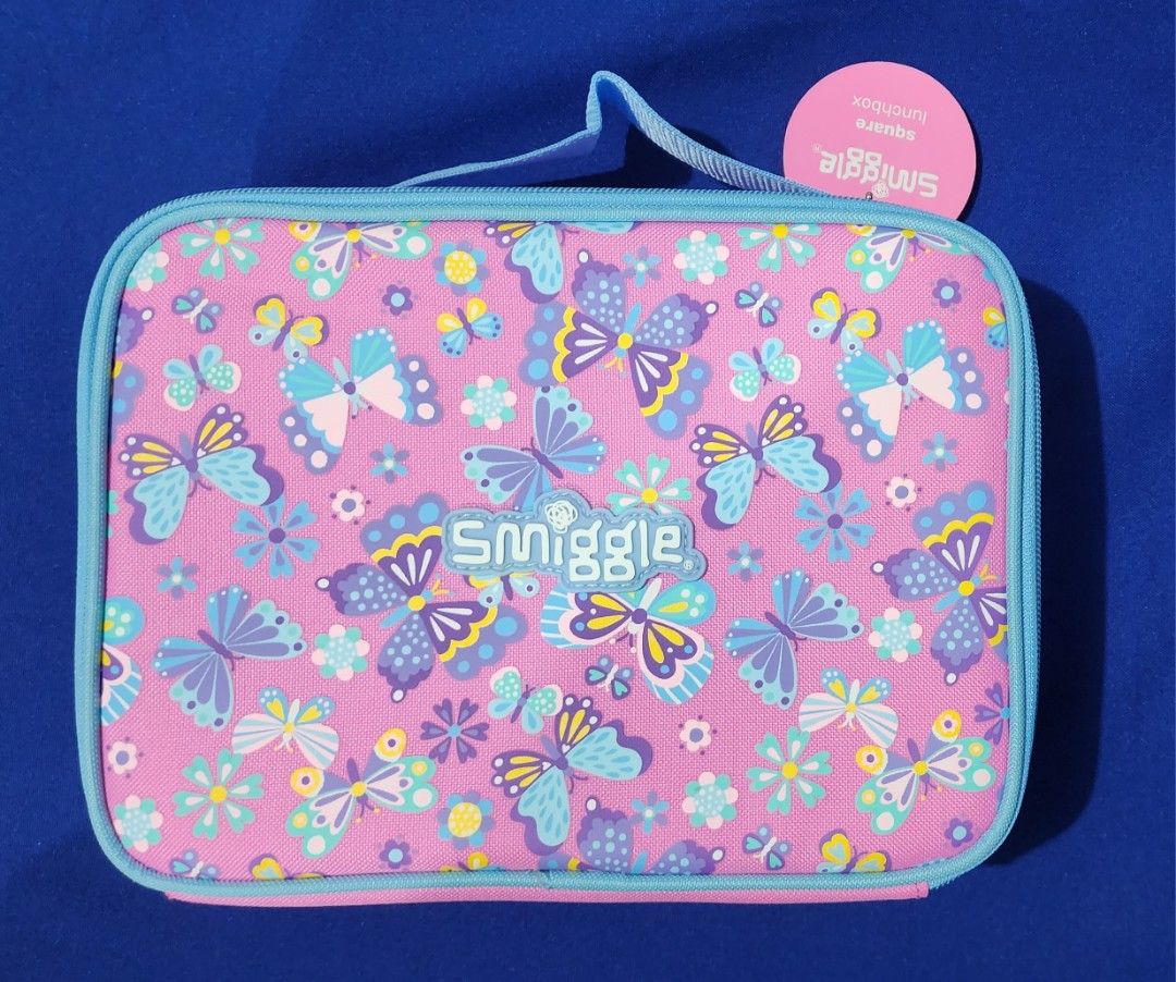 Smiggle square lunch box on Carousell