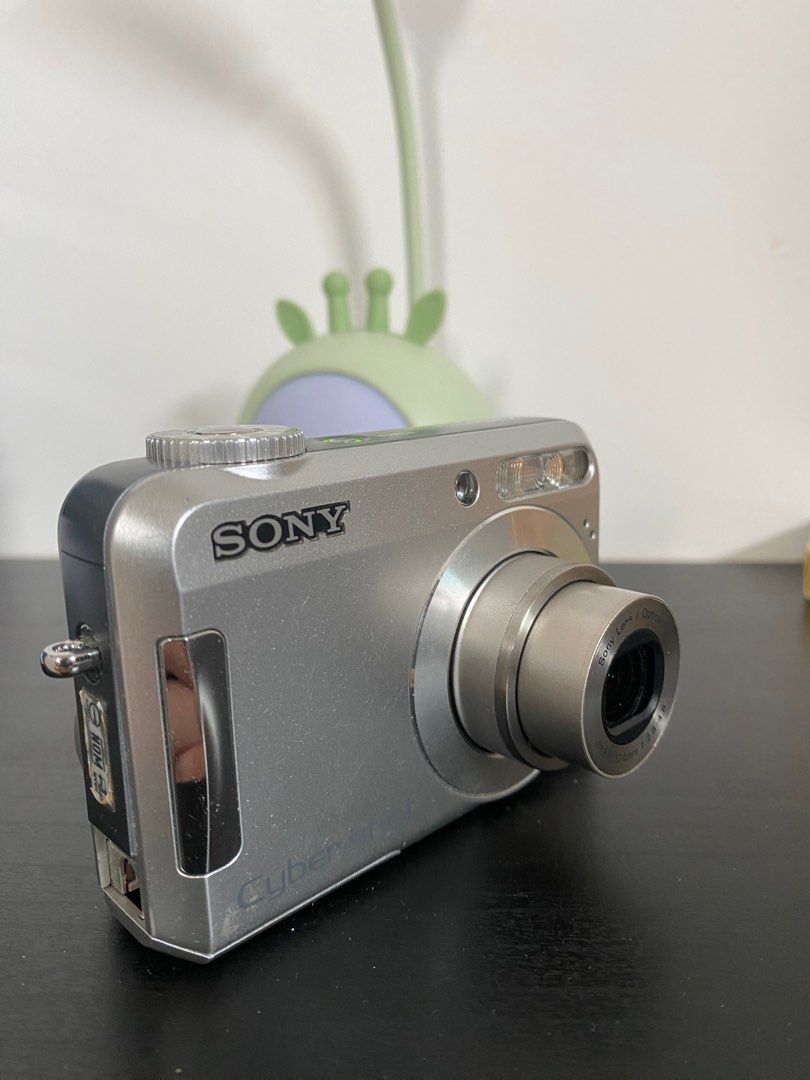 Sony CyberShot CCD Vintage Digicam, Photography, Cameras on Carousell