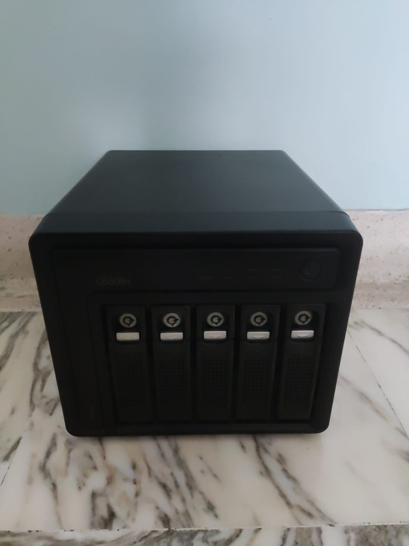 Synology Disk Station DS509+ 5 Bay NAS 3x WD Red RAID 5, Computers ...