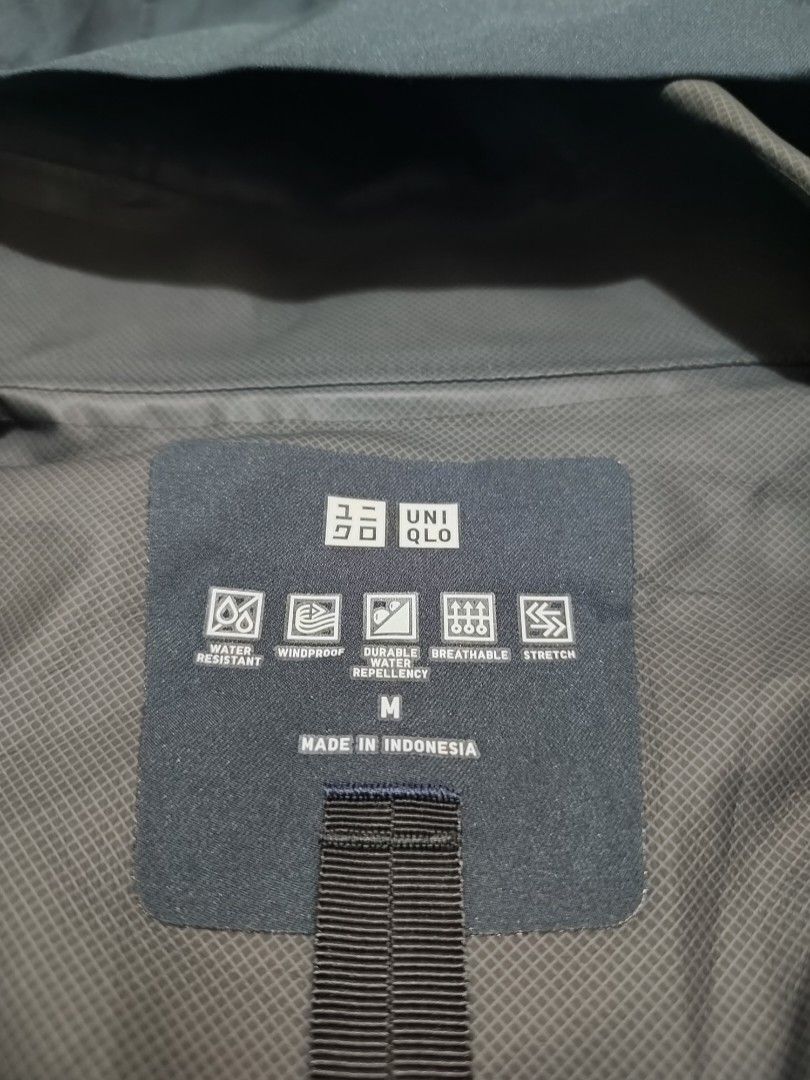 UNIQLO BLOCK TECH PARKA on Carousell