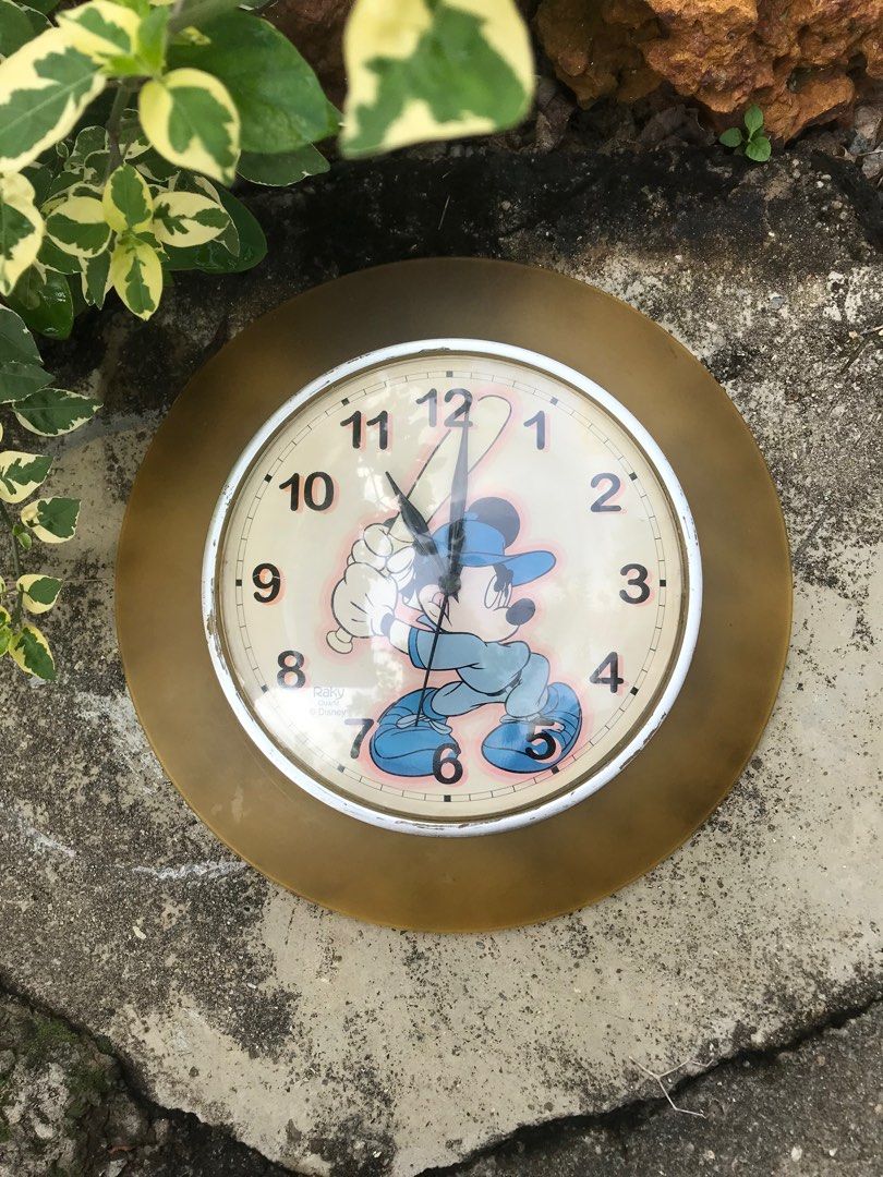 Vintage Mickey Mouse Clock, Hobbies & Toys, Collectibles & Memorabilia ...