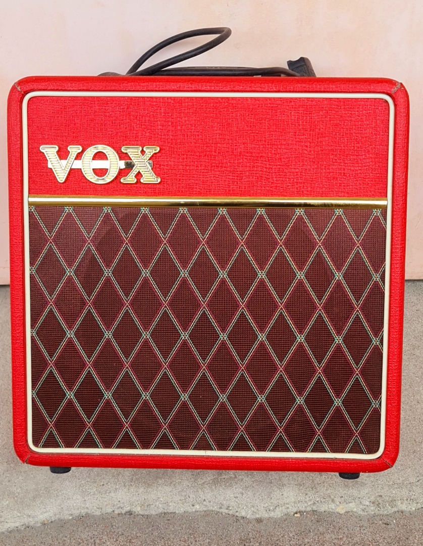 Vox AC4 Limited Edition Classic Red., Hobbies & Toys, Music & Media ...