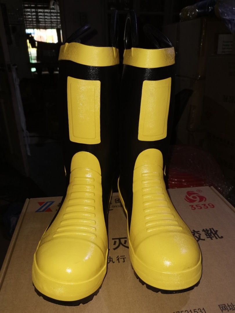 3539 FIRE BUSTER FIRE FIGHTING BOOTS on Carousell