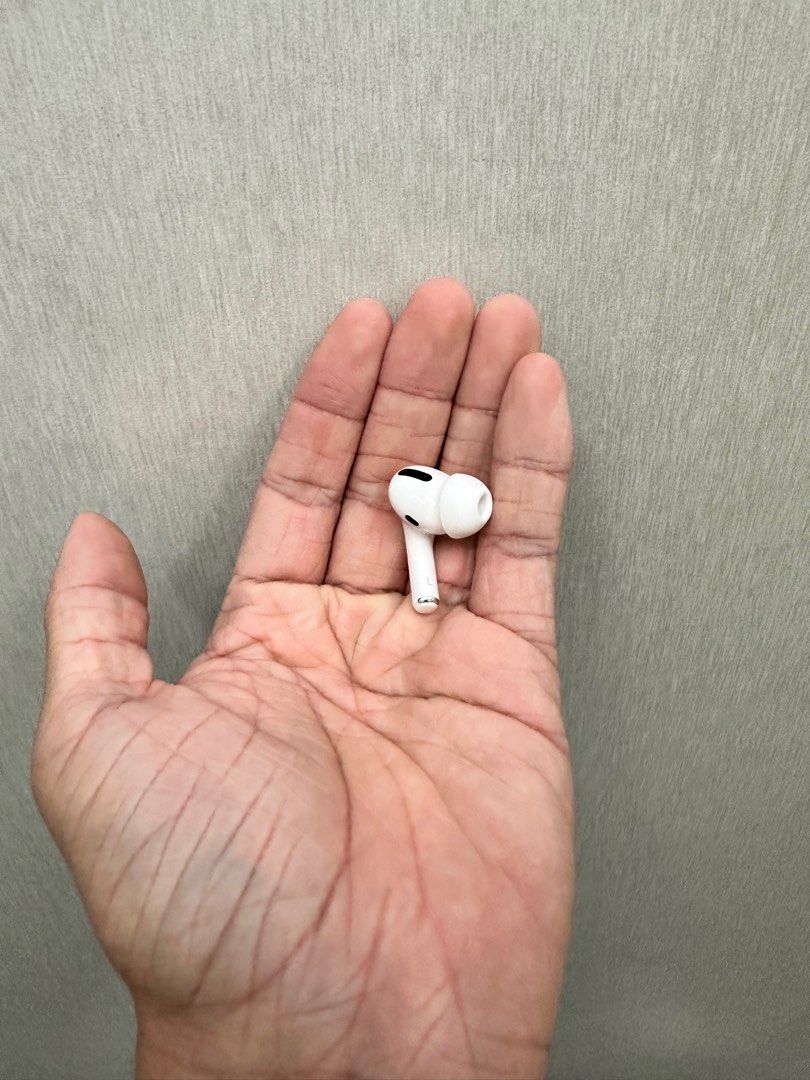 Airpods Pro Left Side Gen 1, Audio, Earphones on Carousell
