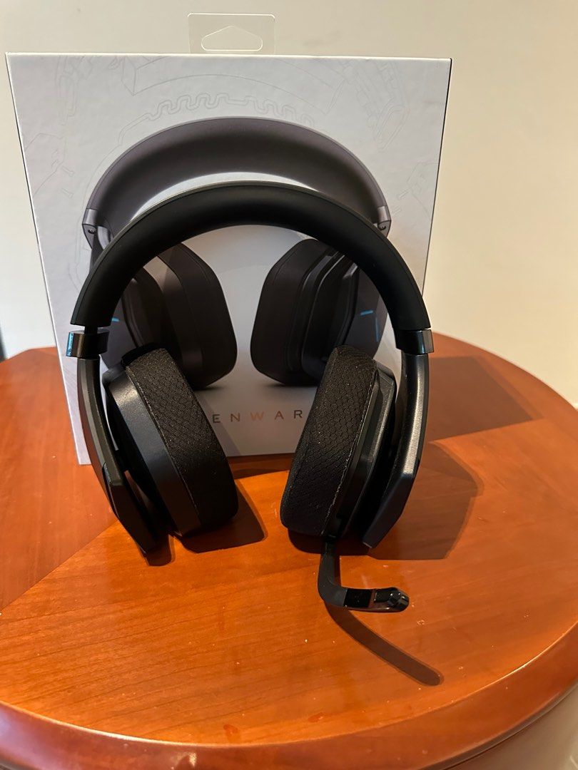 Alienware Wireless Headset AW988, Audio, Headphones & Headsets on Carousell