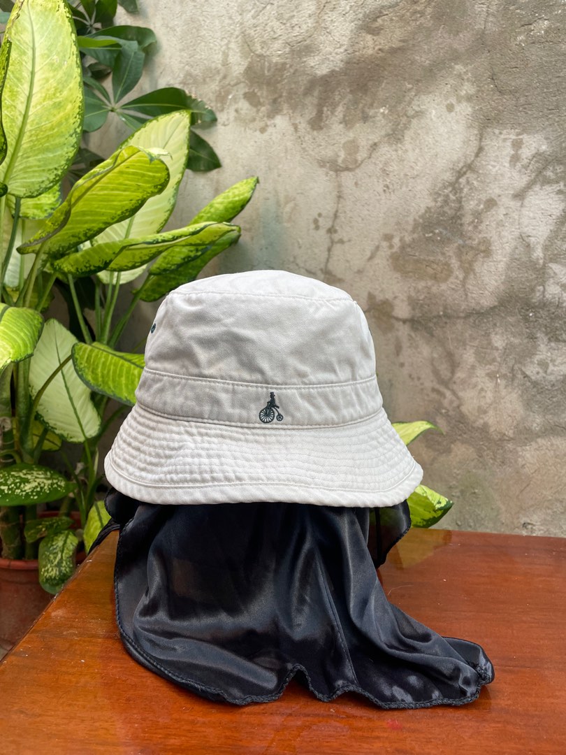 Bean pole bucket hat (Cream) on Carousell