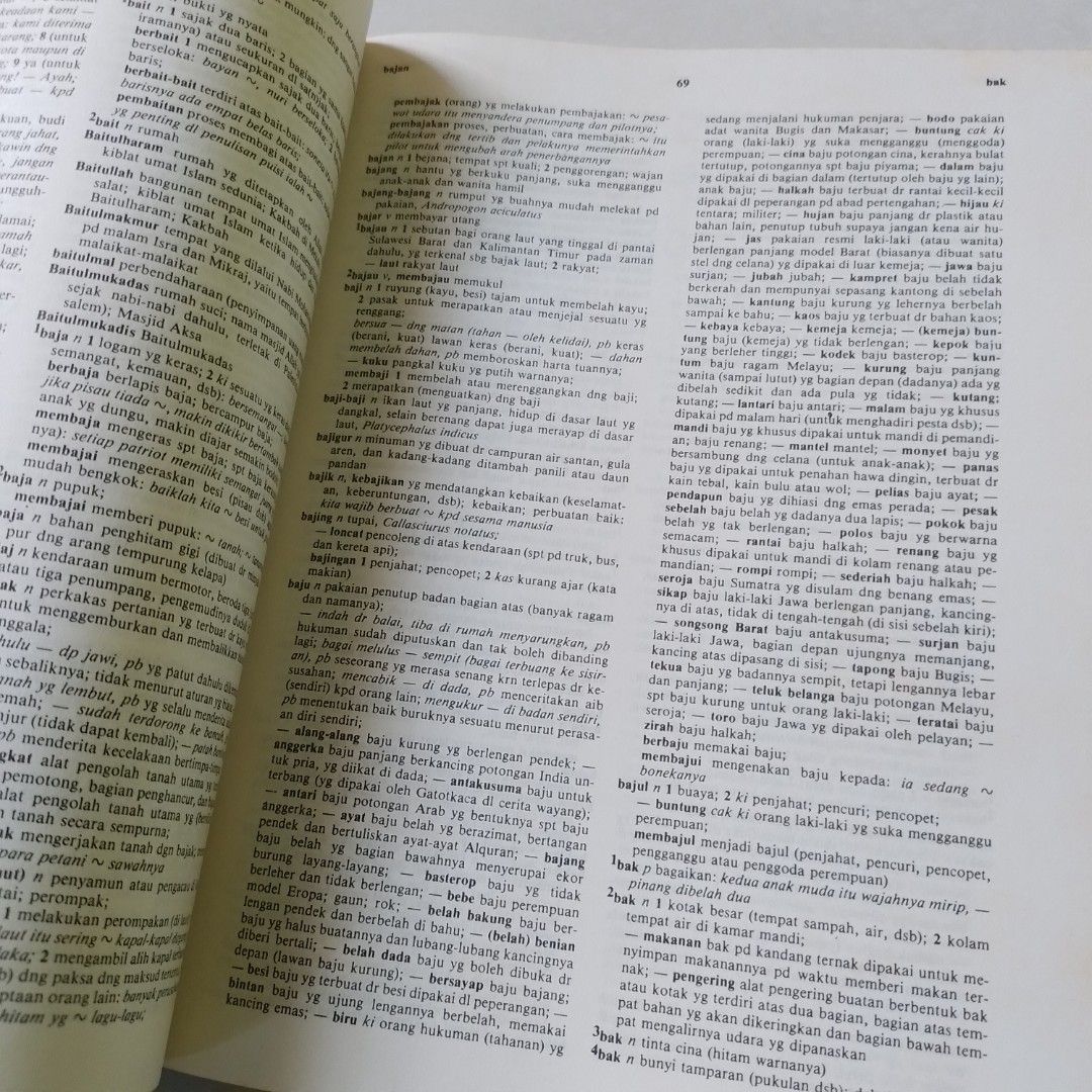 Buku Kamus Besar Bahasa Indonesia KBBI Depdikbud Balai Pustaka 1988 Cet ...