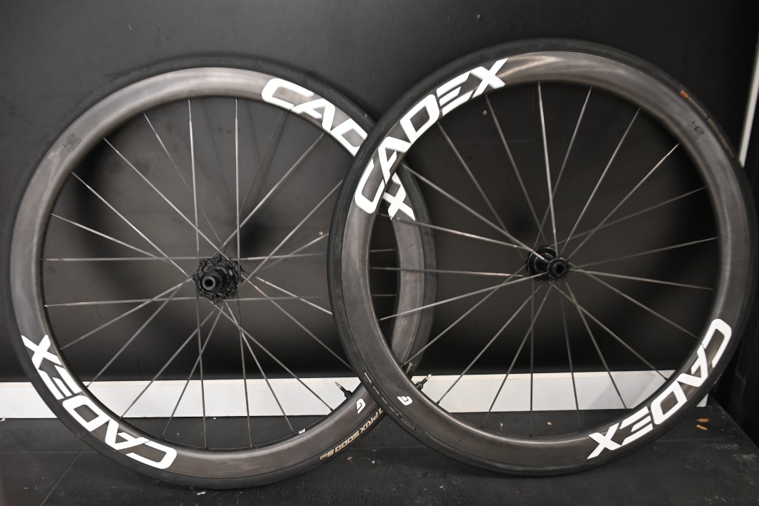 Cadex 42 Disc (Tubeless), Sports Equipment, Bicycles & Parts, Parts ...