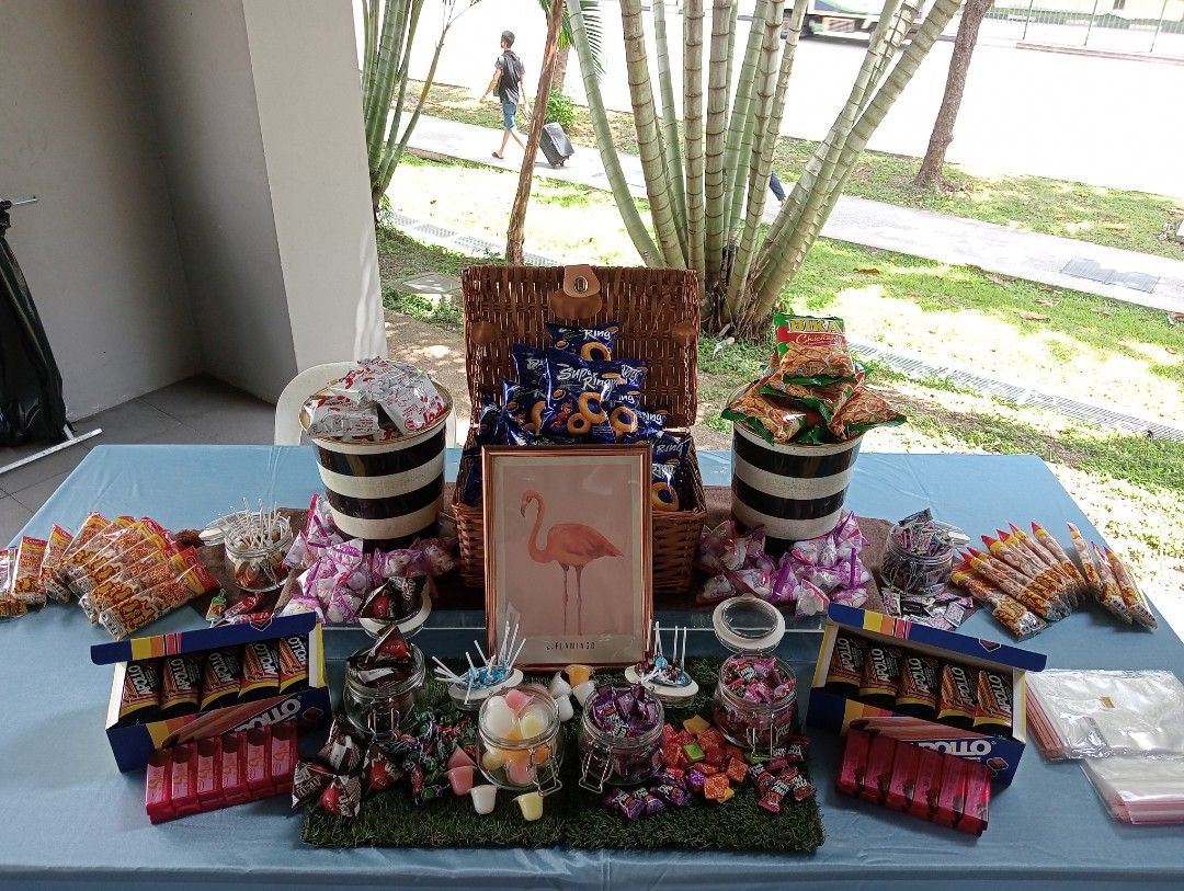 Candy corner, Food & Drinks, Other Food & Drinks on Carousell