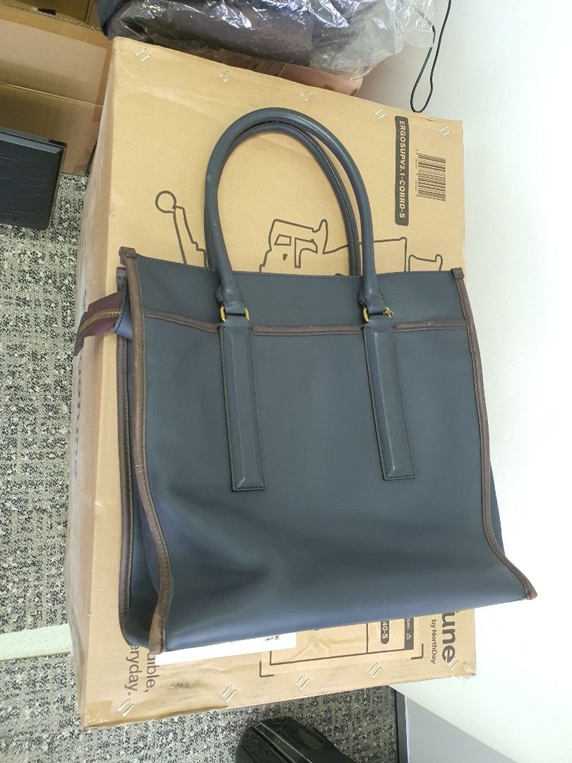 Coach 70725 Leather Tote Unisex, Men's Fashion, Bags, Briefcases on ...