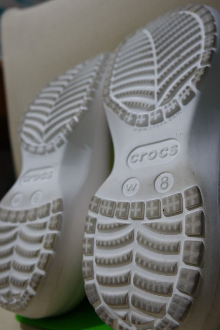 Crocs W8 Classic Platform Tie Dye Graphic Clog in Oxygen Multi on Carousell