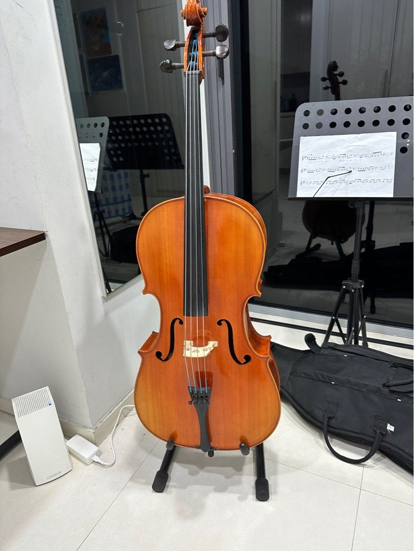 Eurostring Cello Model 300 size 1/2, Hobbies & Toys, Music & Media ...