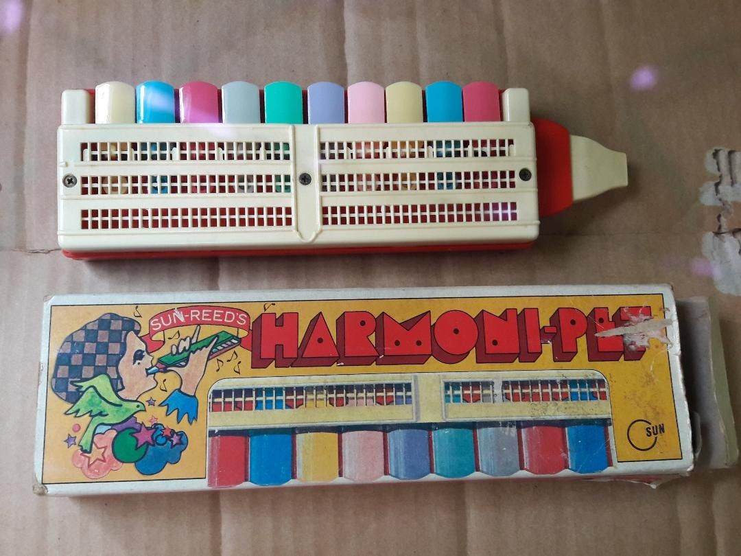 HARMONICA HARMONI-PET WITH BOX 1970s, Hobbies & Toys, Music & Media ...
