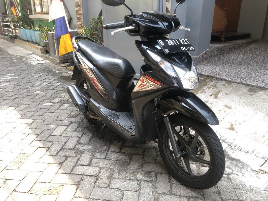 honda beat 2016 pajak hidup, Motor di Carousell