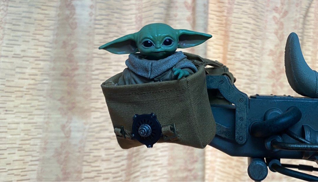 Hottoys Mandalorain Swoop Bike with TMS015 Grogu 無盒, 兒童＆孕婦用品, 嬰兒玩具 ...