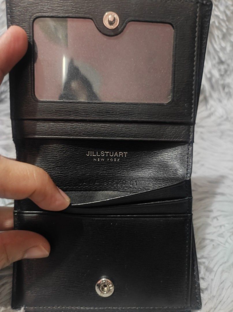 Jillstuart bifold compact wallet on Carousell