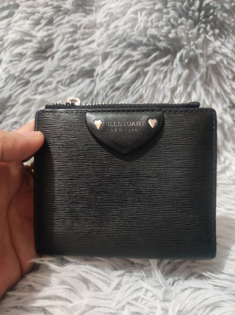 Jillstuart bifold compact wallet on Carousell