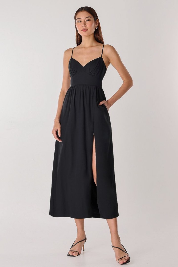 Lovet HILDA CROSS-BACK PADDED MAXI (BLACK), Women's Fashion, Dresses ...