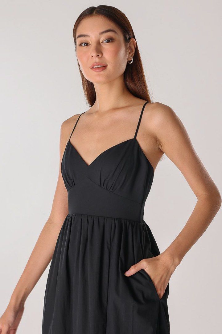 Lovet HILDA CROSS-BACK PADDED MAXI (BLACK), Women's Fashion, Dresses ...