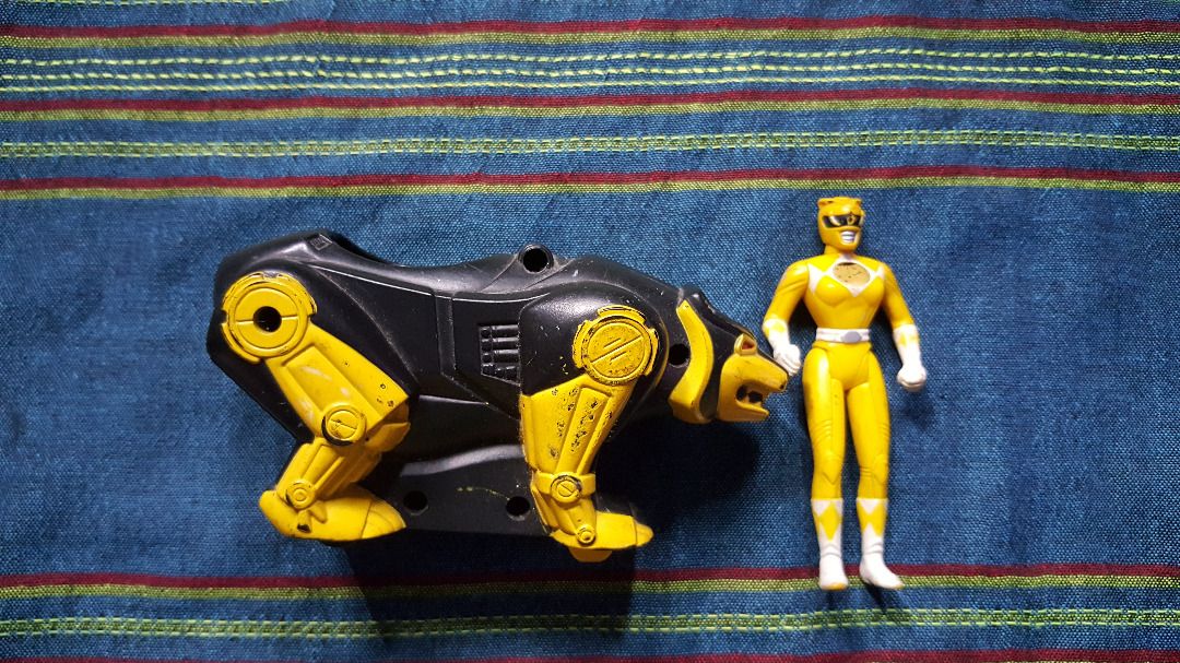 MIGHTY MORPHIN POWER RANGERS YELLOW RANGER AND SABERTOOTH ZORD, Hobbies ...