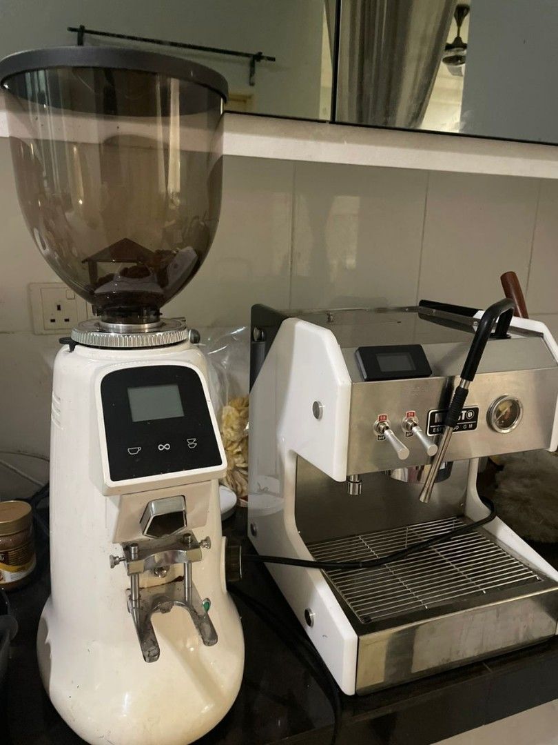 Milesto EM20 Espresso machine and Milesto Grinder AD740, TV & Home ...