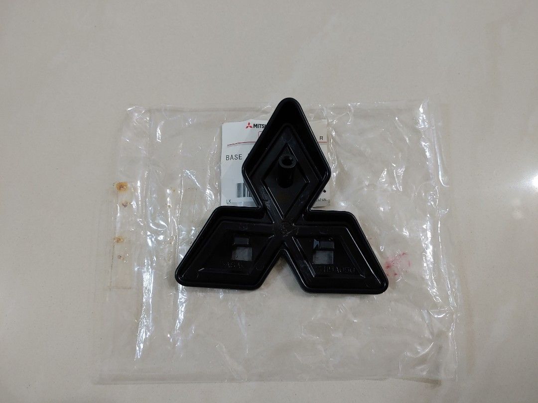 Mitsubishi lancer evo 9 emblem, Auto Accessories on Carousell