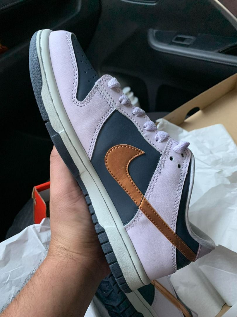 Nike Dunk Low SE Copper Swoosh (GS) GS Size: 4.5Y / 5Y / 6Y / 7Y, Women ...
