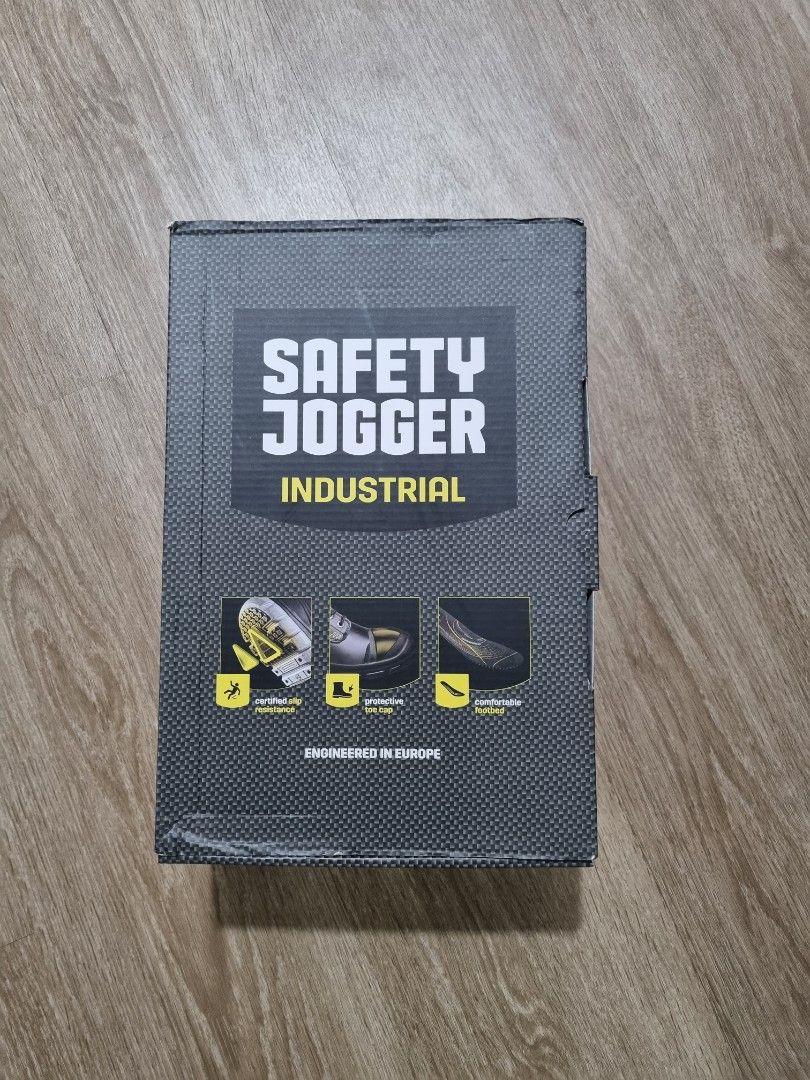 Safety jogger safety boots, Men's Fashion, Footwear, Boots on Carousell