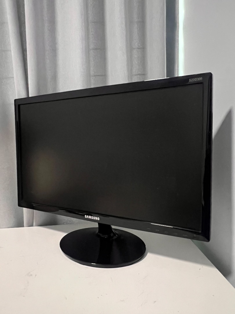 Samsung 22-inch LED Monitor (Model S22D300), Computers & Tech, Parts ...