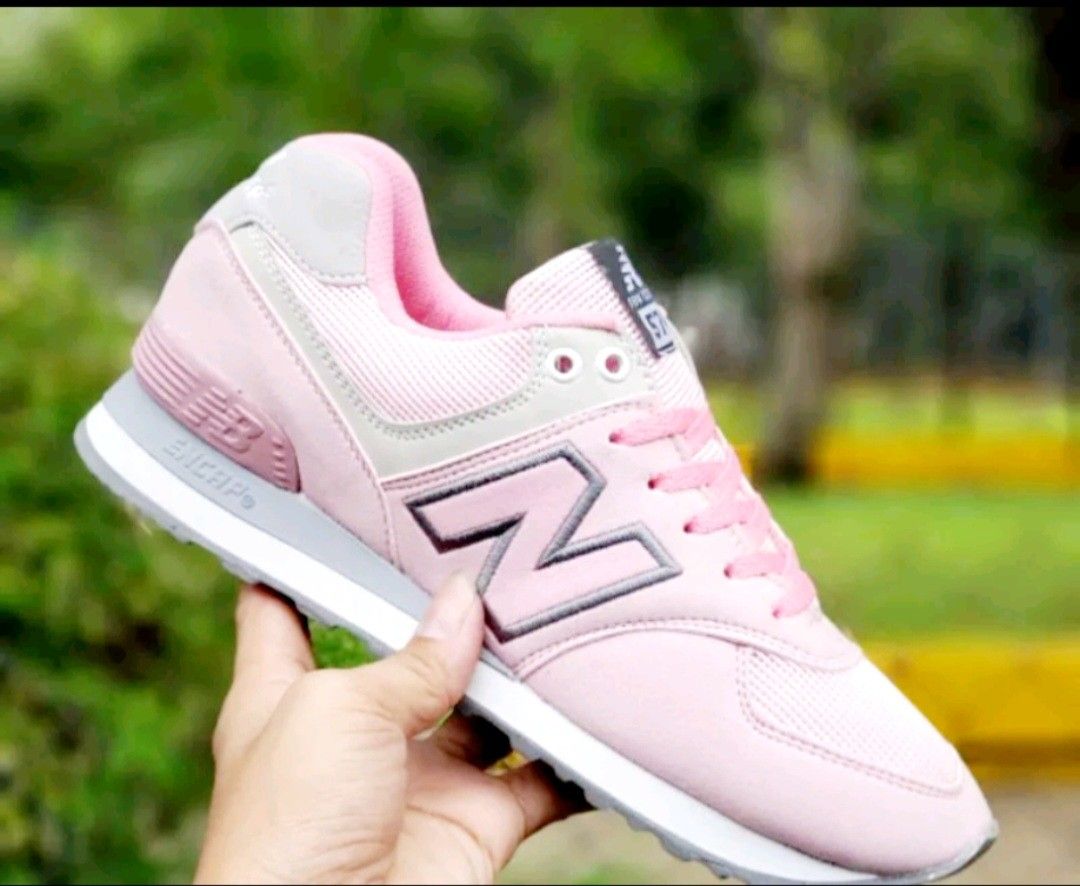 SEPATU RUNNING WANITA NEW BALANCE 574 on Carousell
