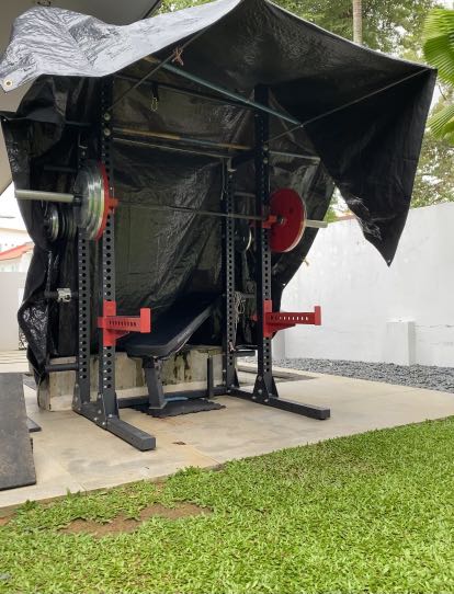 Squat half rack w spotter arms, Sports Equipment, Exercise & Fitness ...