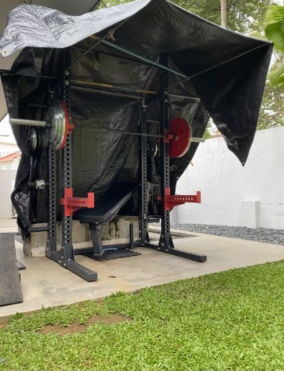 Squat half rack w spotter arms, Sports Equipment, Exercise & Fitness ...