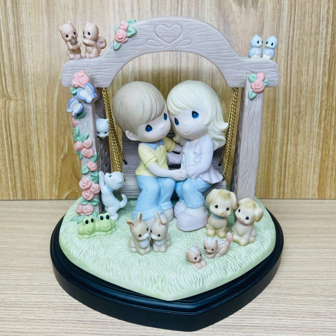 TP-PRECIOUS MOMENTS Love Is All Around 149025, Hobbies & Toys ...