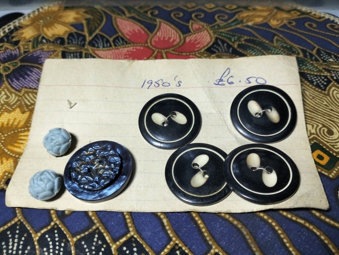 Vintage 1950's Buttons From UK ( UNUSED ) on Carousell
