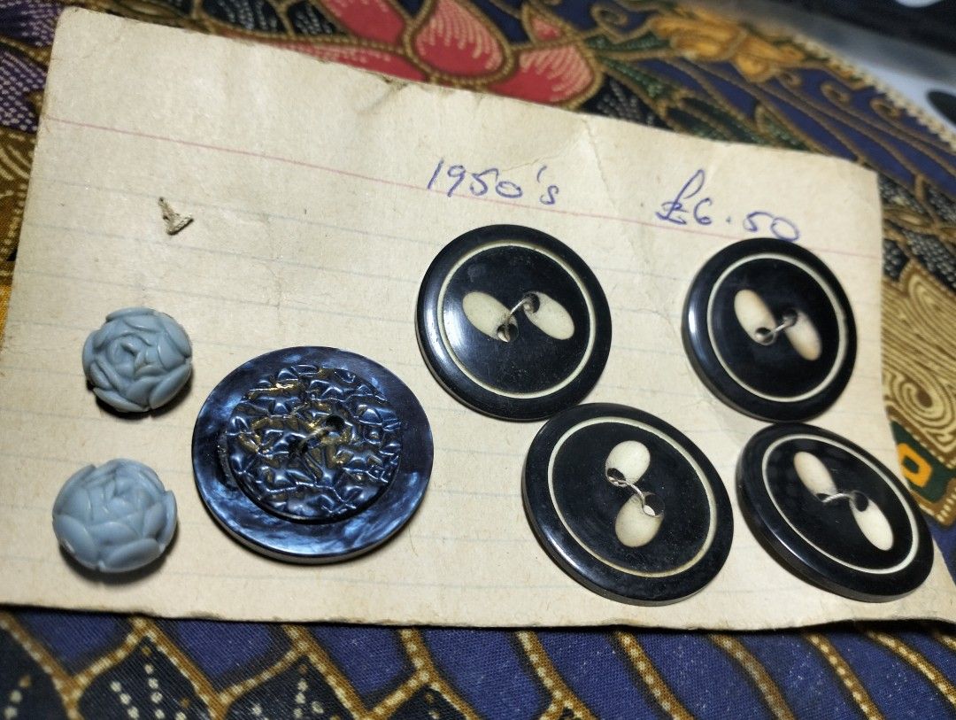 Vintage 1950's Buttons From UK ( UNUSED ), Hobbies & Toys, Memorabilia ...