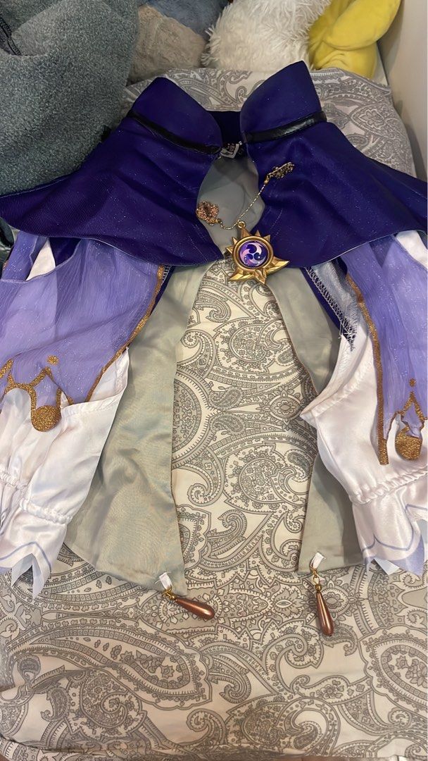 WTS/WTT Lisa Genshin Impact Cosplay costume cos wig prop book rose ...