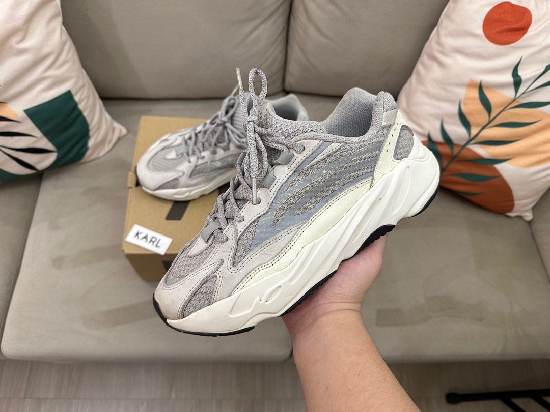 Yeezy 700 Static, Men's Fashion, Footwear, Sneakers on Carousell