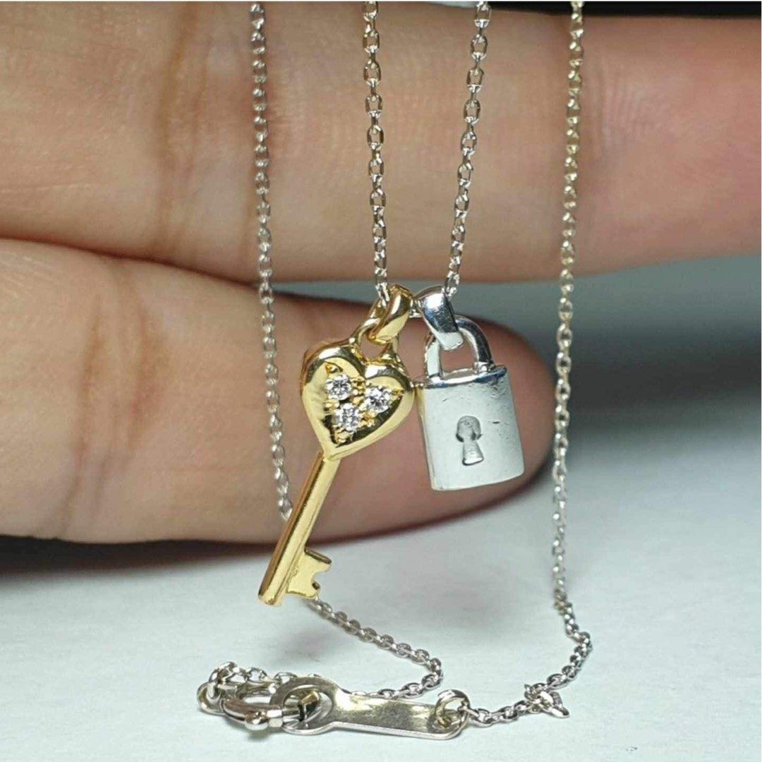 18k Japan Key And Lock Diamond Necklace on Carousell