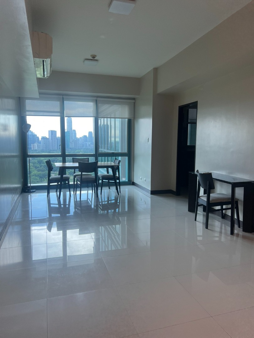 Eight Forbestown BGC 2 Br For Sale Facing Manila Golf, Property, For ...
