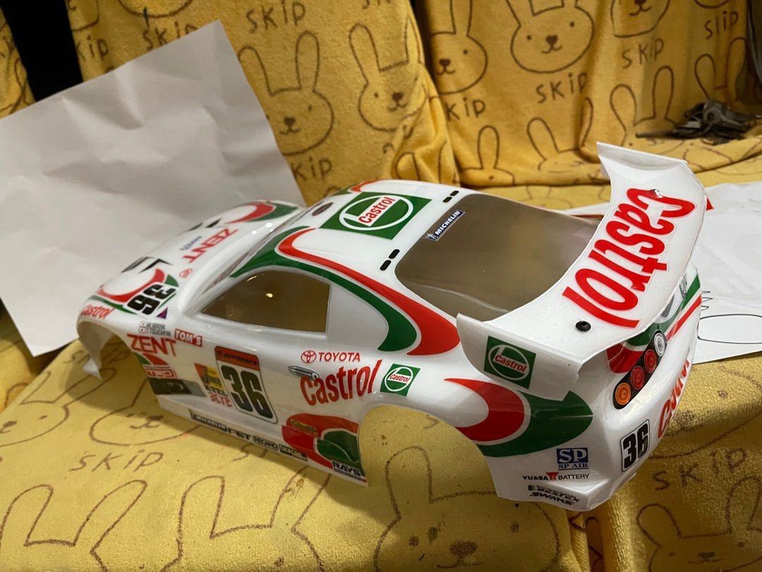 代上色剛完成 全新 1/10 豐田 Toyota Castrol Tom,s supra 2000 RC上色車殻, 興趣及遊戲, 玩具 ...